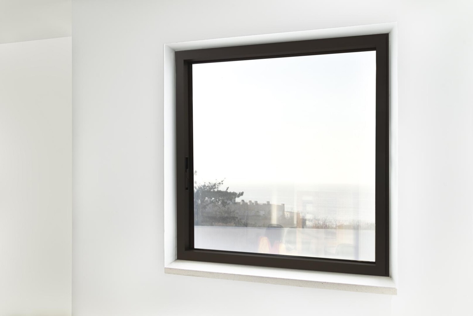 Hinged aluminium windows - ZenAluminium joinery